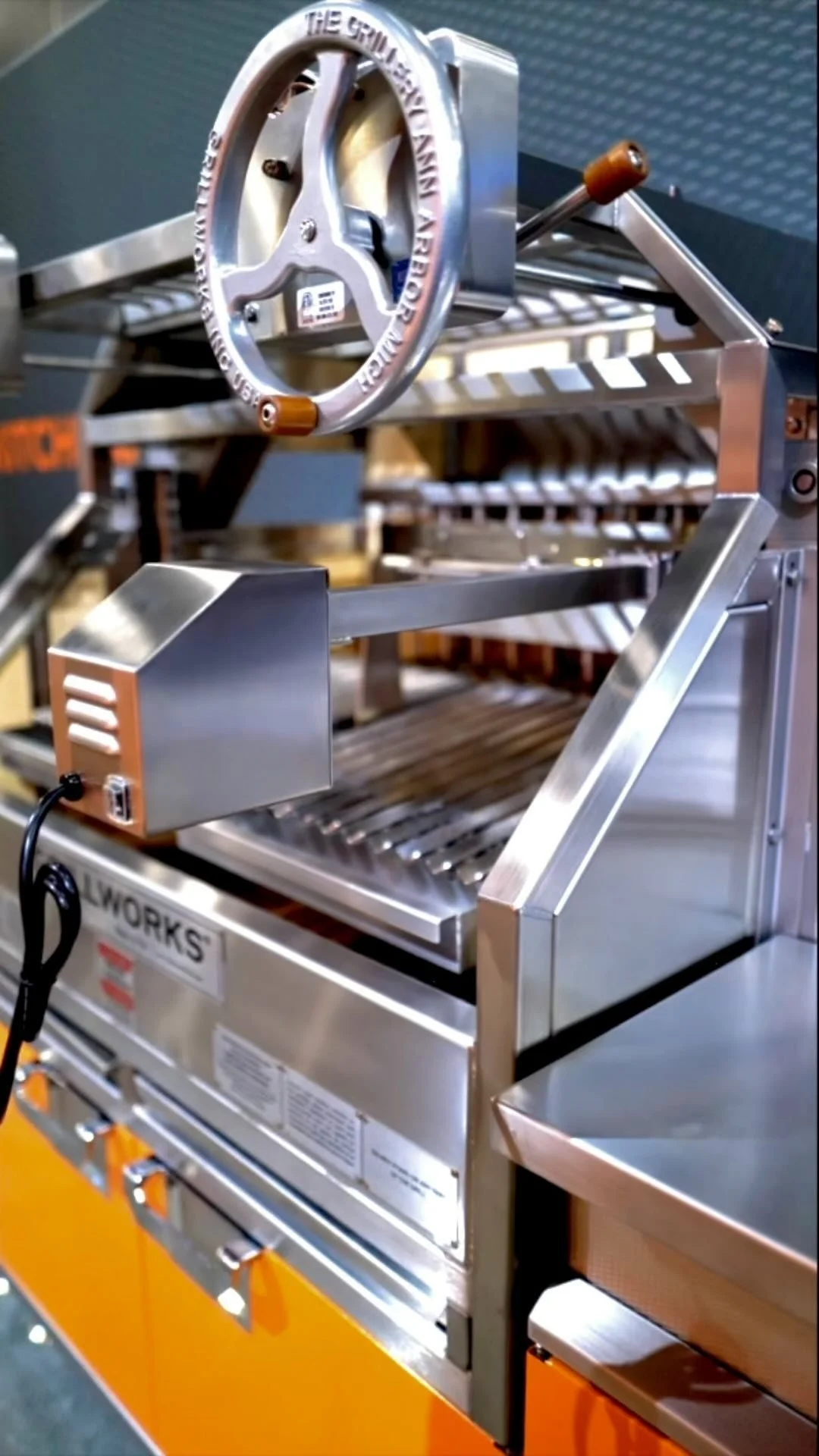 The Grillworks 36. 36" by 20" grilling surface. Family size. - APRIL ...