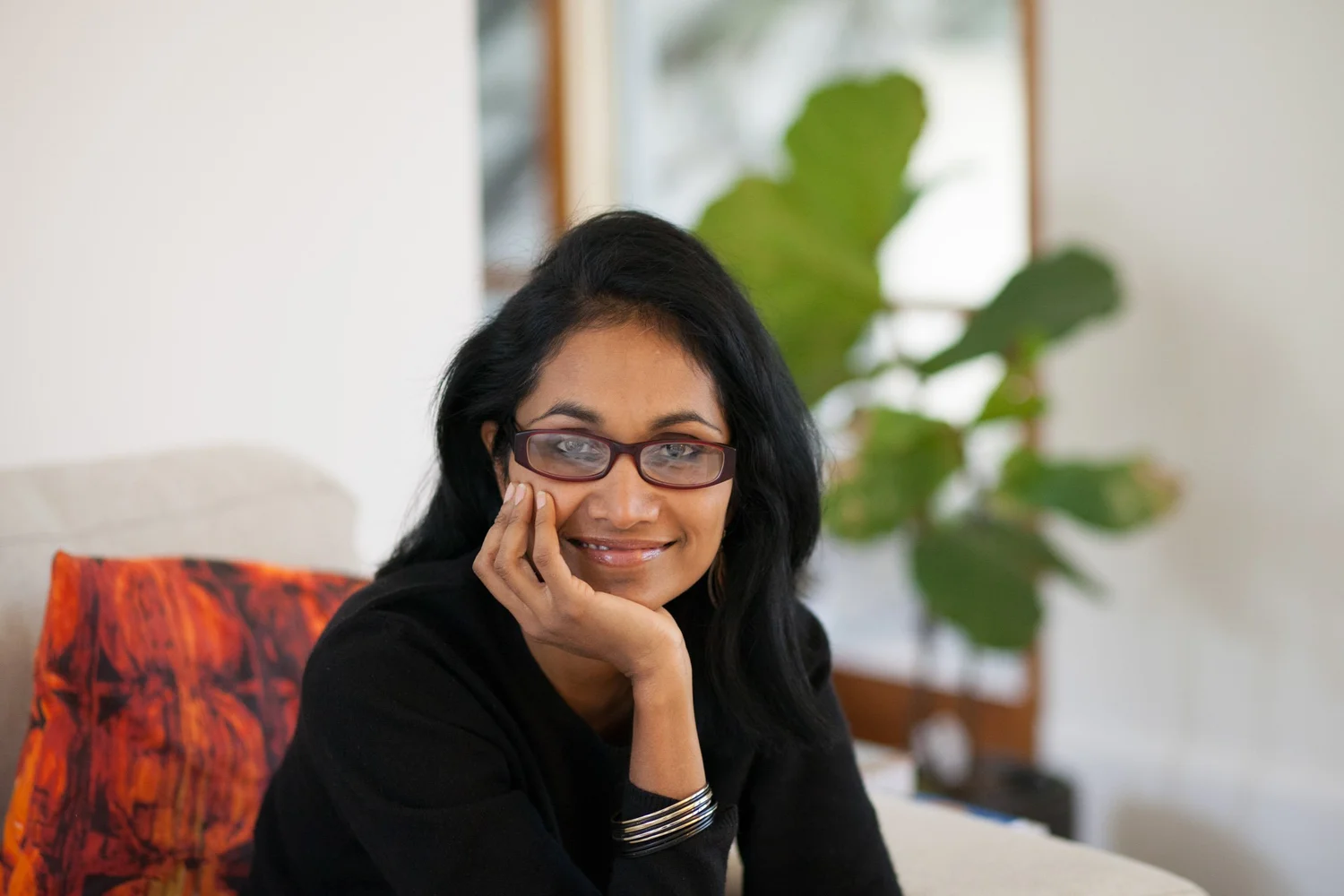 Author Shankari Chandran announced as RACS Ambassador — RACS | Refugee ...