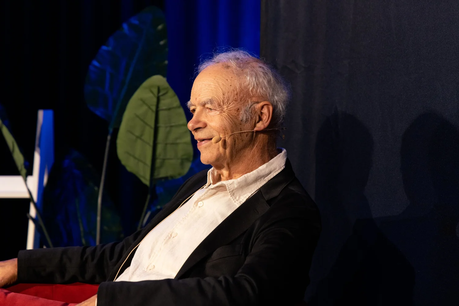 PETER SINGER