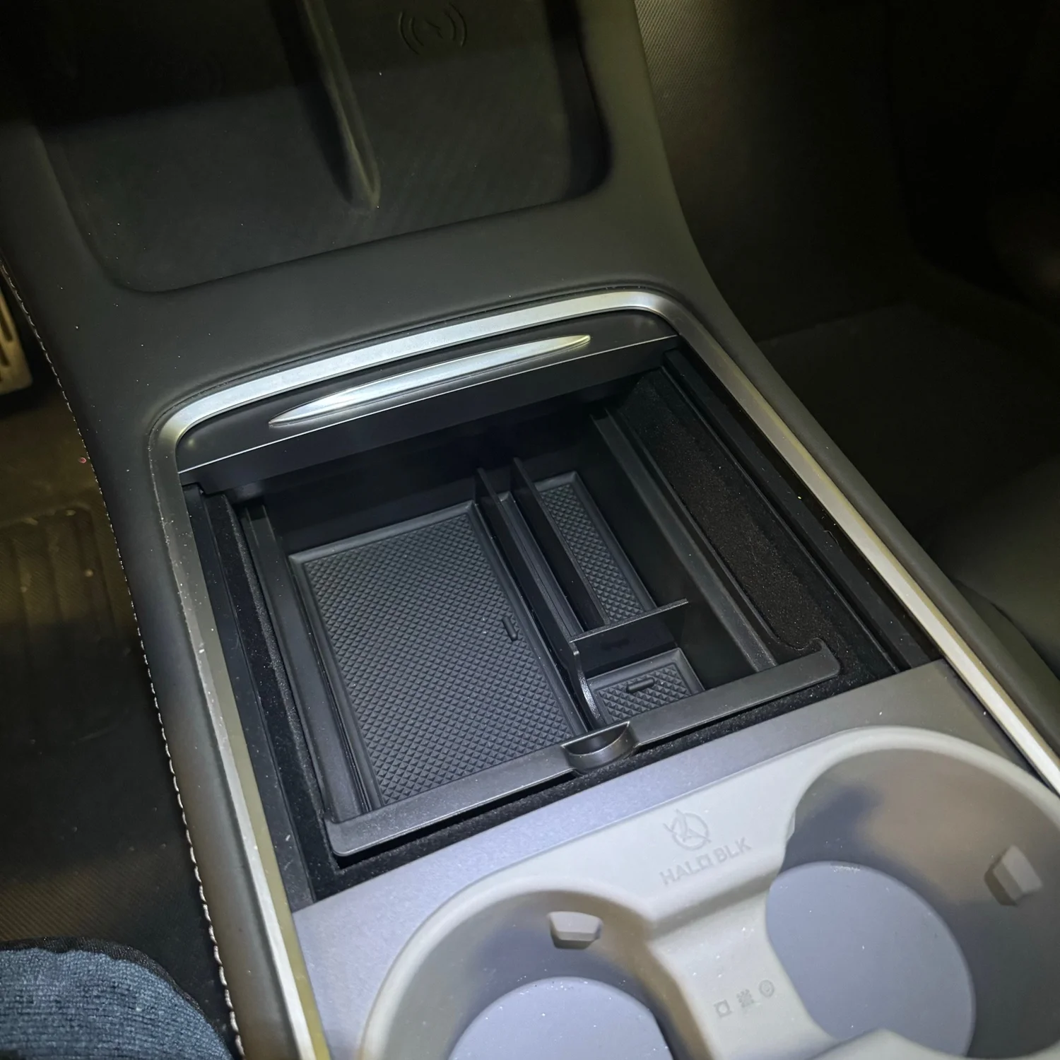 Console storage organizers - optimize storage space — Easy Tesla Mods
