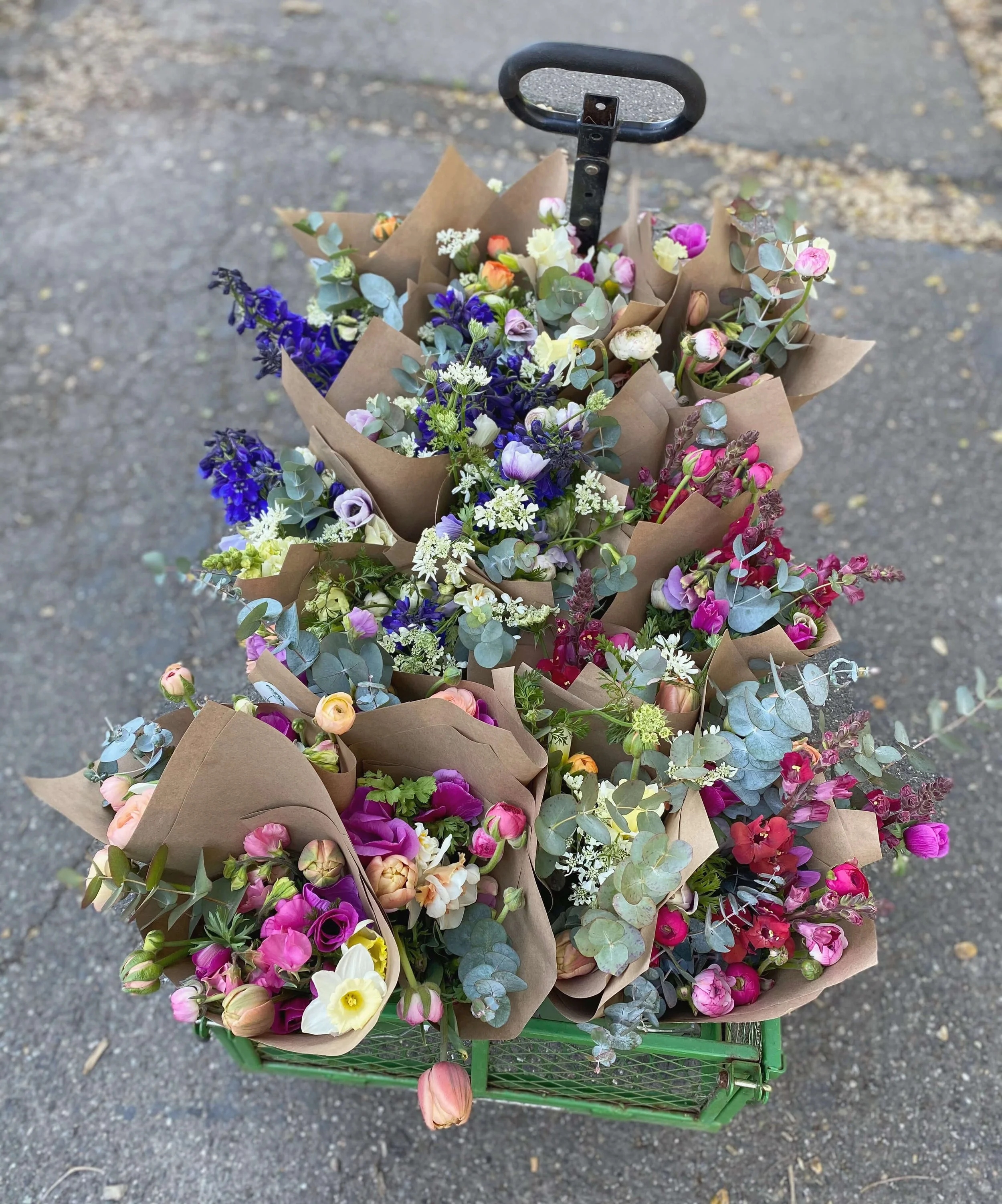 Using the ‘Network Effect’ to Sell More Flowers — Flower Farming For Profit