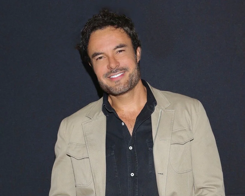 Alejandro Lopez Actor 60 Photos - Moonagedaydream.film