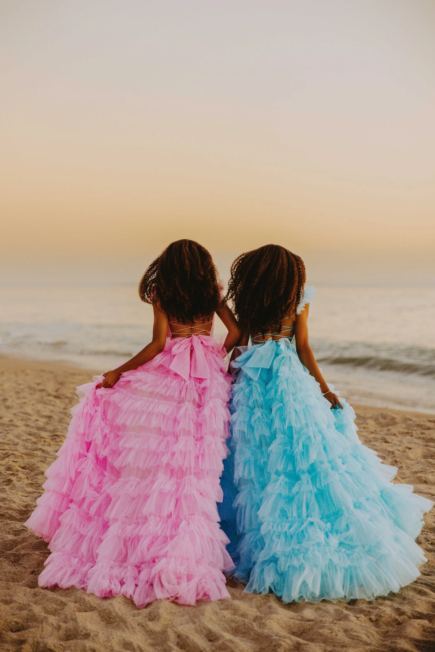 Gorgeous Twin Senior Photos in Orange County | Janessa & Jailey — JENRENPRO