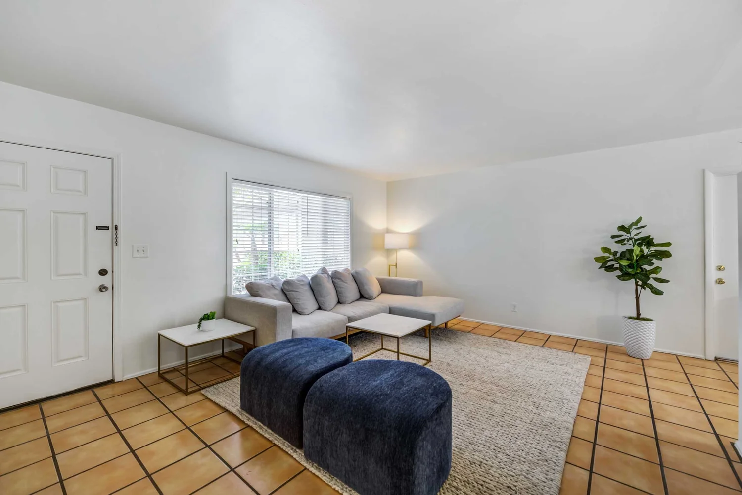 Photos | Isla Vista Student Housing Near UCSB — Solis Isla Vista