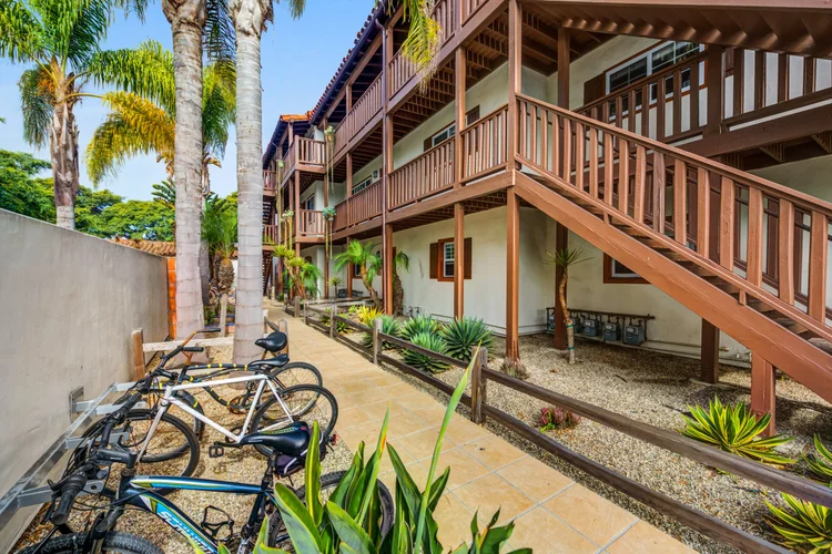 Student Apartments Near UCSB — Solis Isla Vista