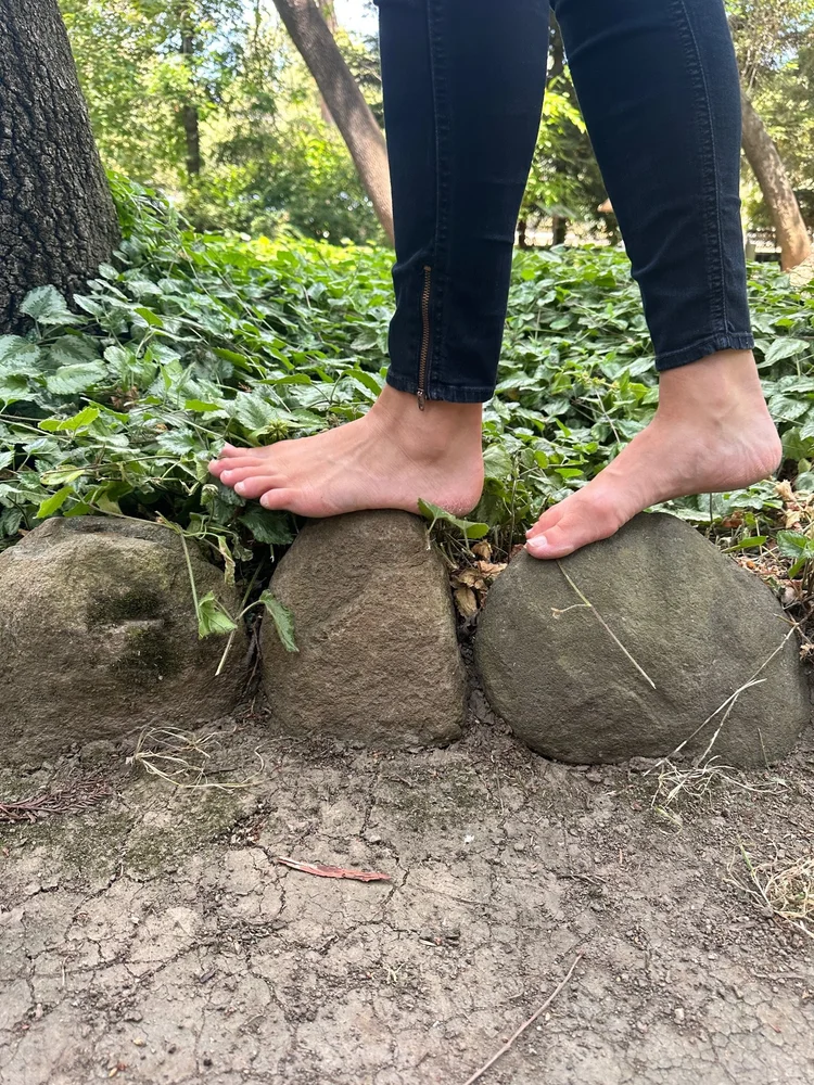Can I go Barefoot if I Have Flat Feet? — Healthy Feet Alliance