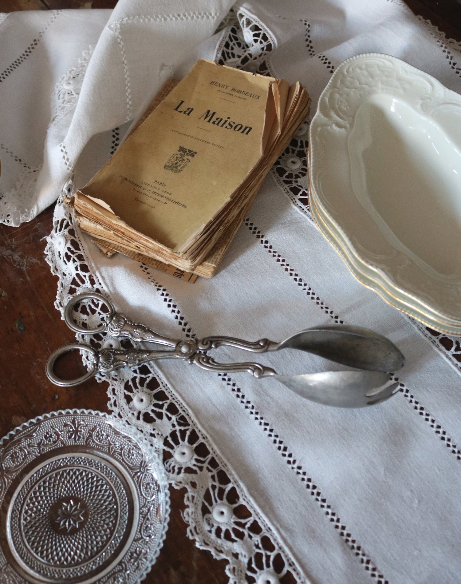 GOULT CROCHET TABLE RUNNER — frisson