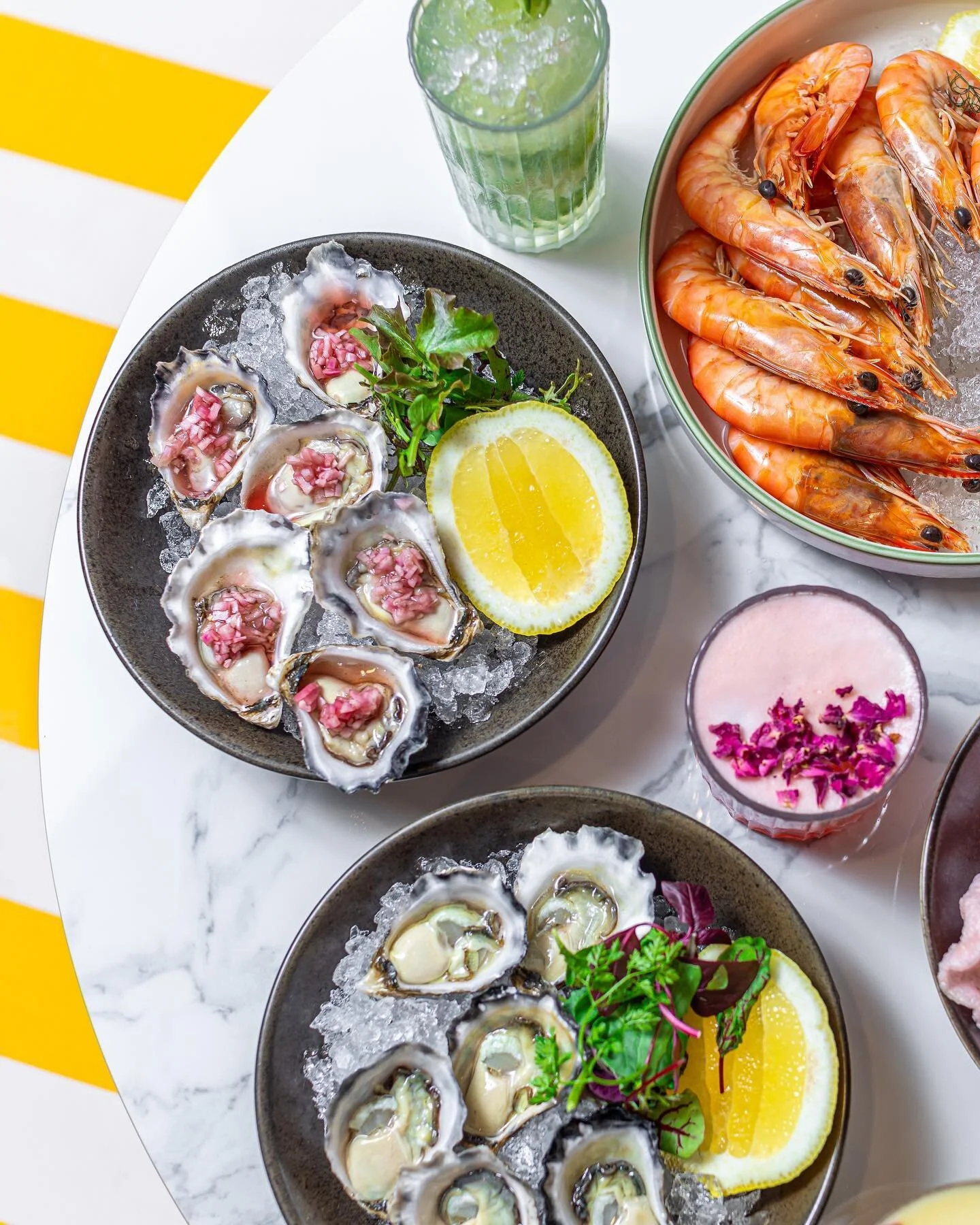 Charlie's Rooftop - Restaurant and Bar