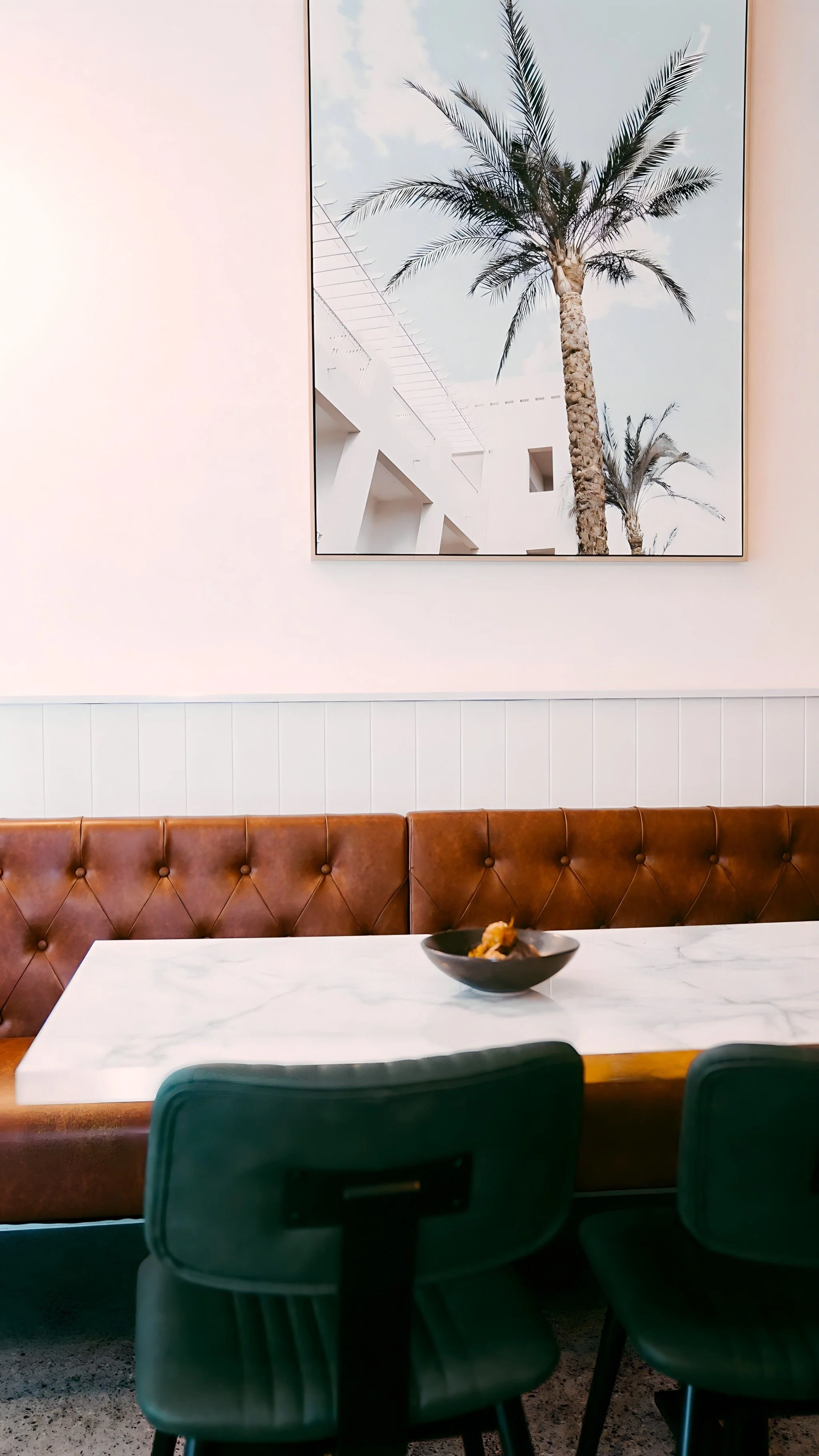 Charlie's Rooftop - Restaurant and Bar