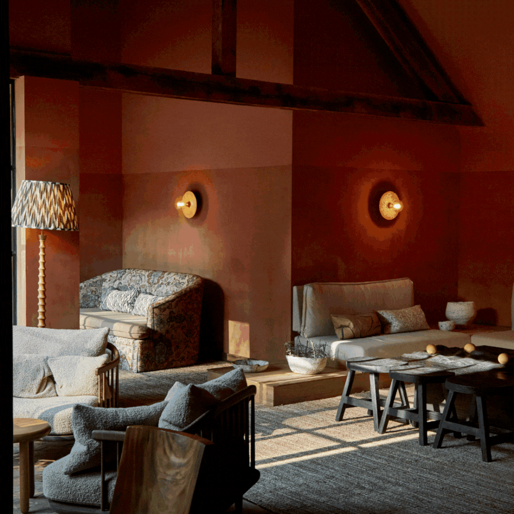 HAMPTON MANOR — CURATED SPACES