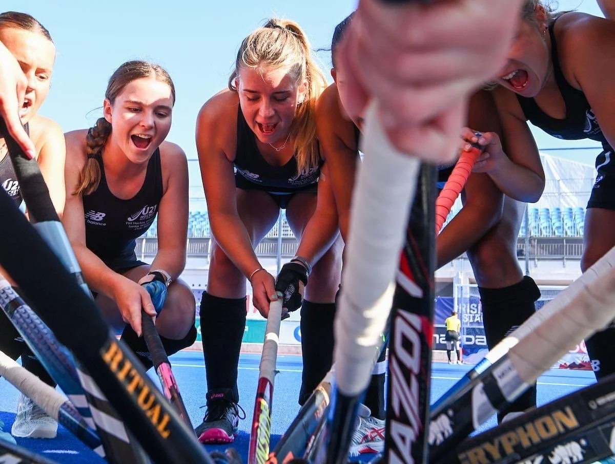 Vantage Black Sticks