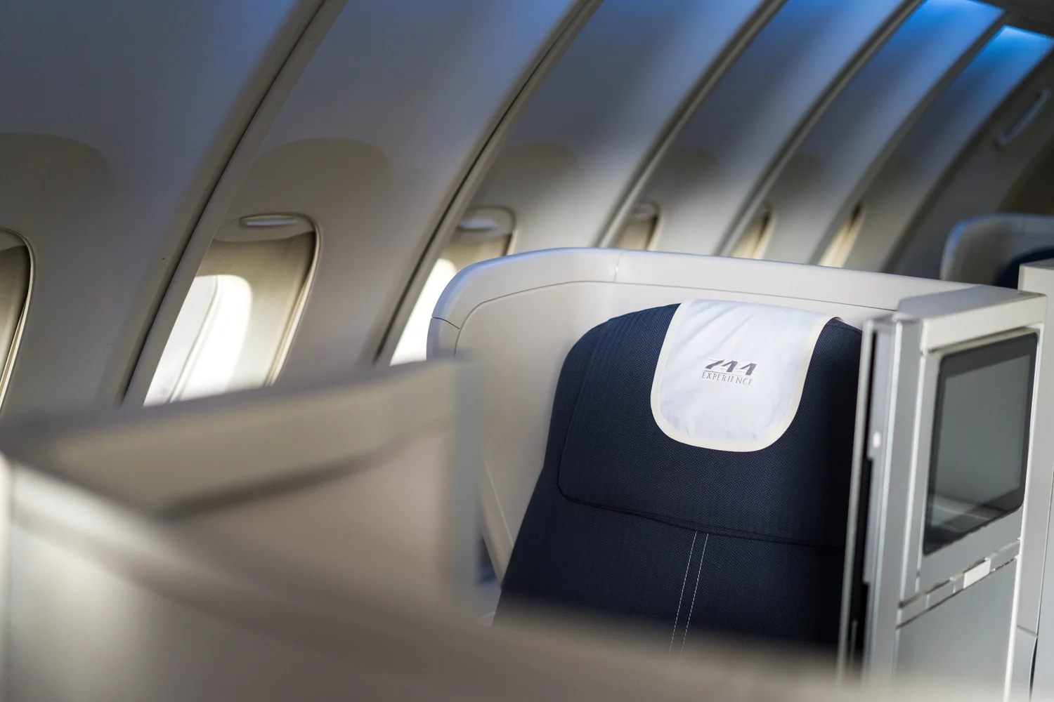 Boeing 747 flight simulator. Experience simulated flight in a British ...
