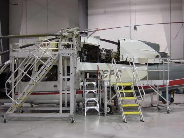 Helicopter Maintenance Platforms — Metallic Ladder
