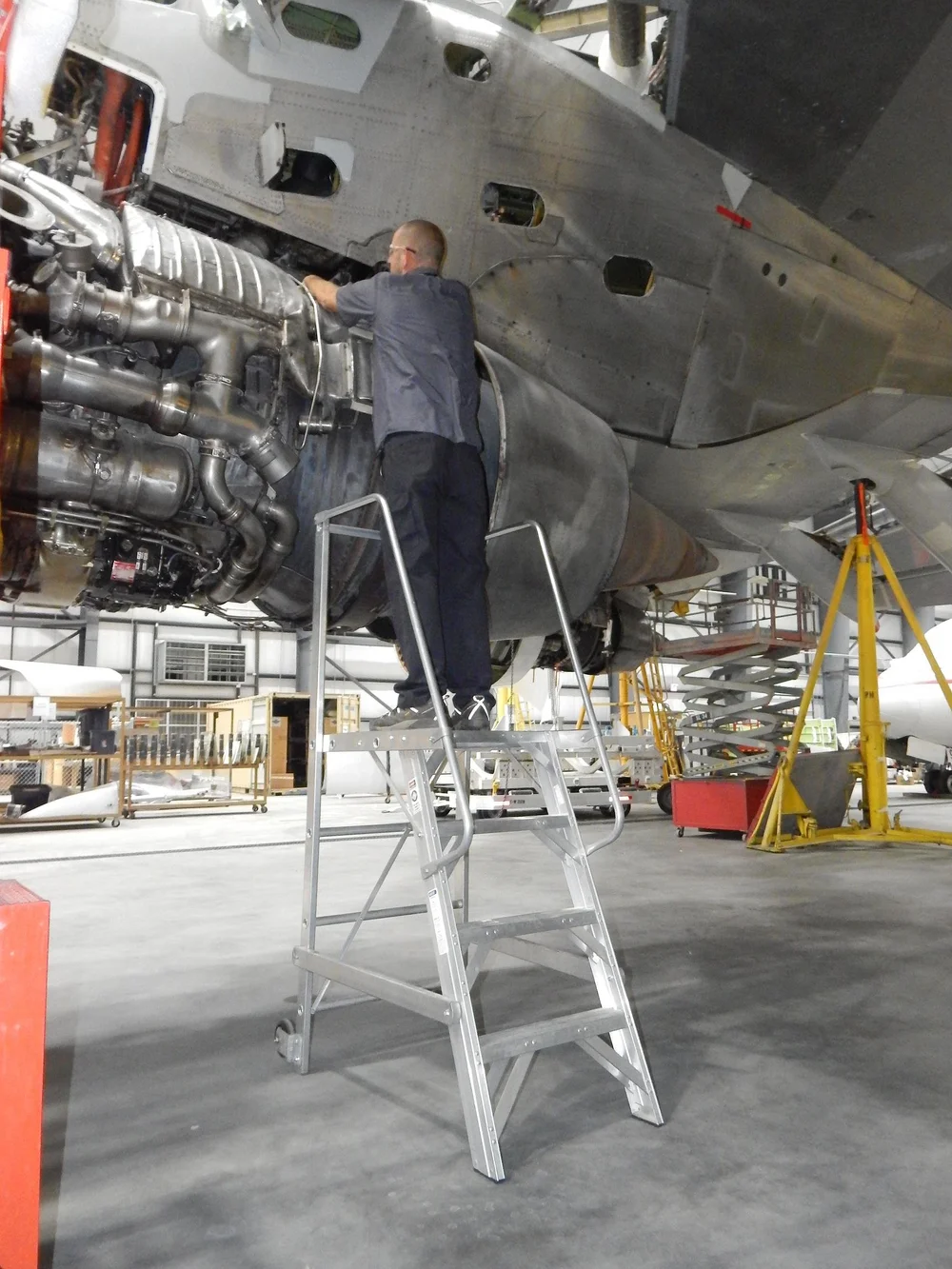 Aluminum Platform Ladders — Metallic Ladder