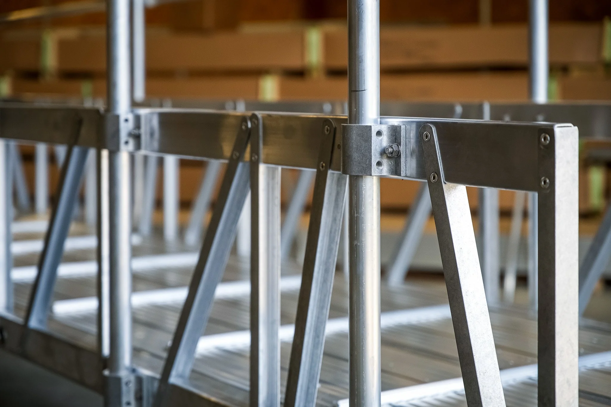 Commercial Aluminum Gangways — Metallic Ladder