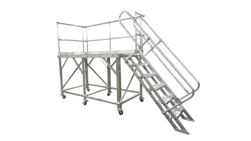 Industrial Work Platforms — Metallic Ladder