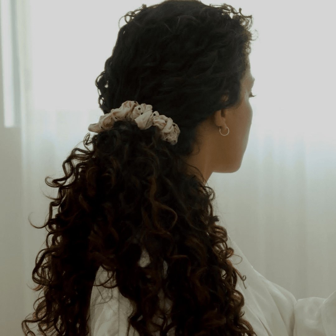 10 Best Time-Saving Hairstyles for Thick Wavy Hair (+ Easy to Style ...