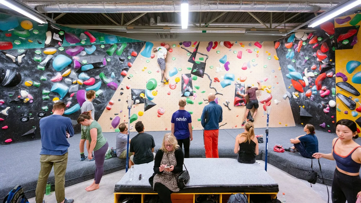 Kontakt — Backa Boulder