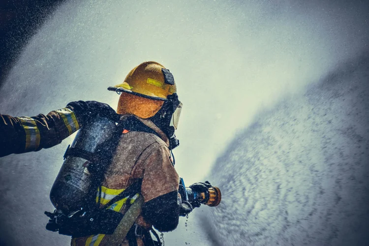 First Responder Discounts | Rogers Cell Phone Plans & Internet — Red ...