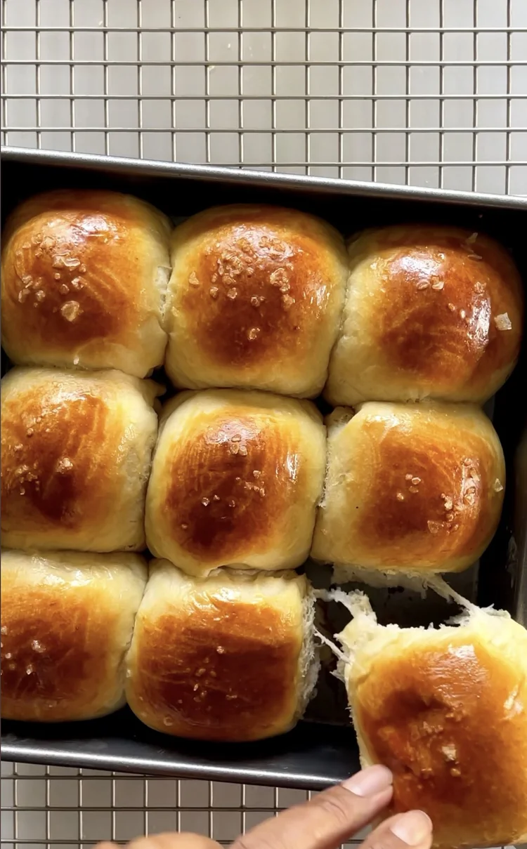 "Delicious Vegan Pull Apart Rolls Recipe | Fluffy and Easy-to-Make ...