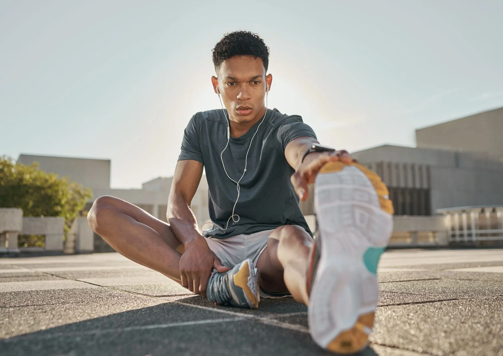 Pre and post-run stretches for runners to improve hamstring flexibility ...