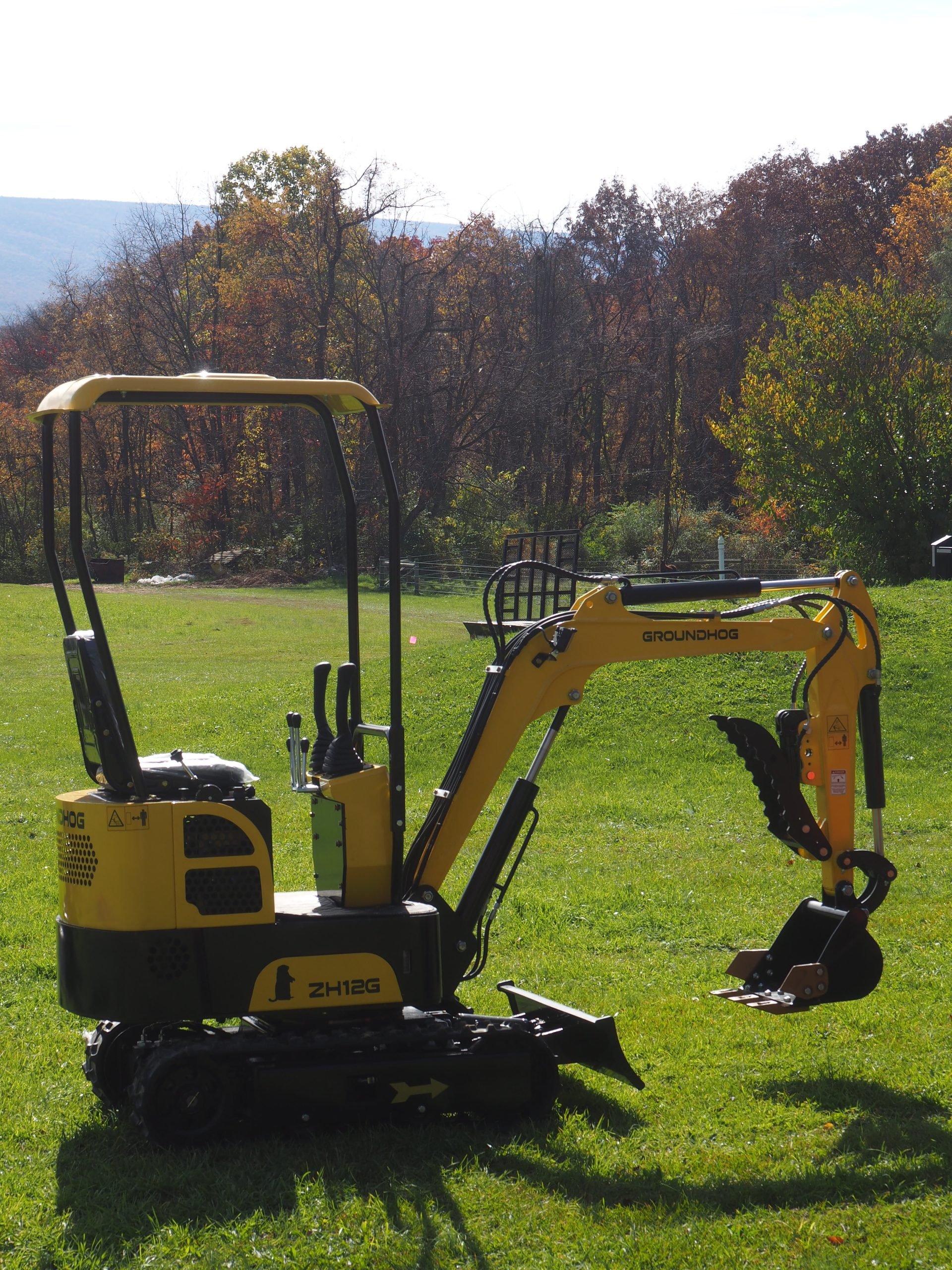 Mini Excavators- Groundhog of Texas