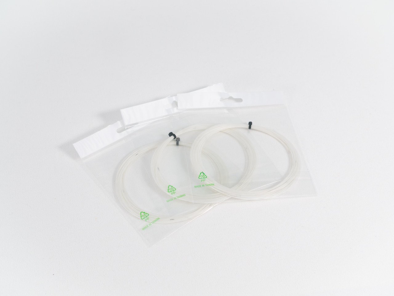 Badminton Grips & String — HL Badminton