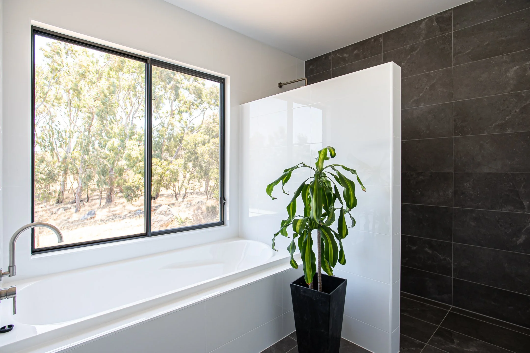 Howard Avenue — Arbon Building