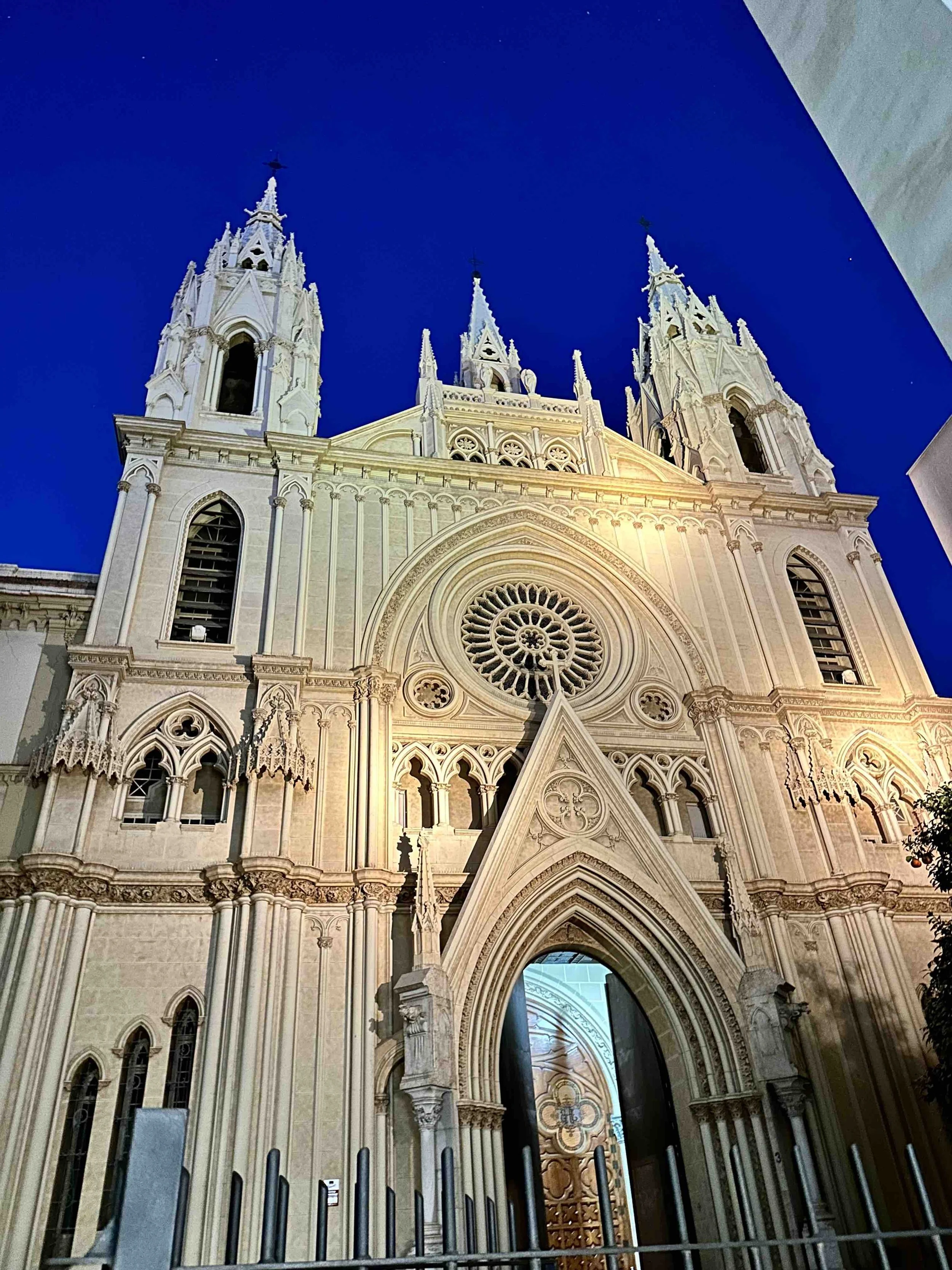 Malaga Travel Guide | Hotels | Tours | Restaurants