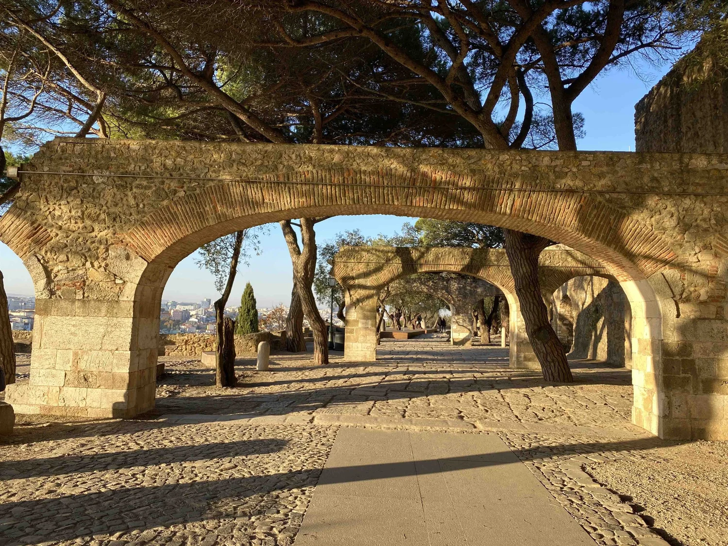 Lisbon Travel Guide | Hotels | Tours | Restaurants