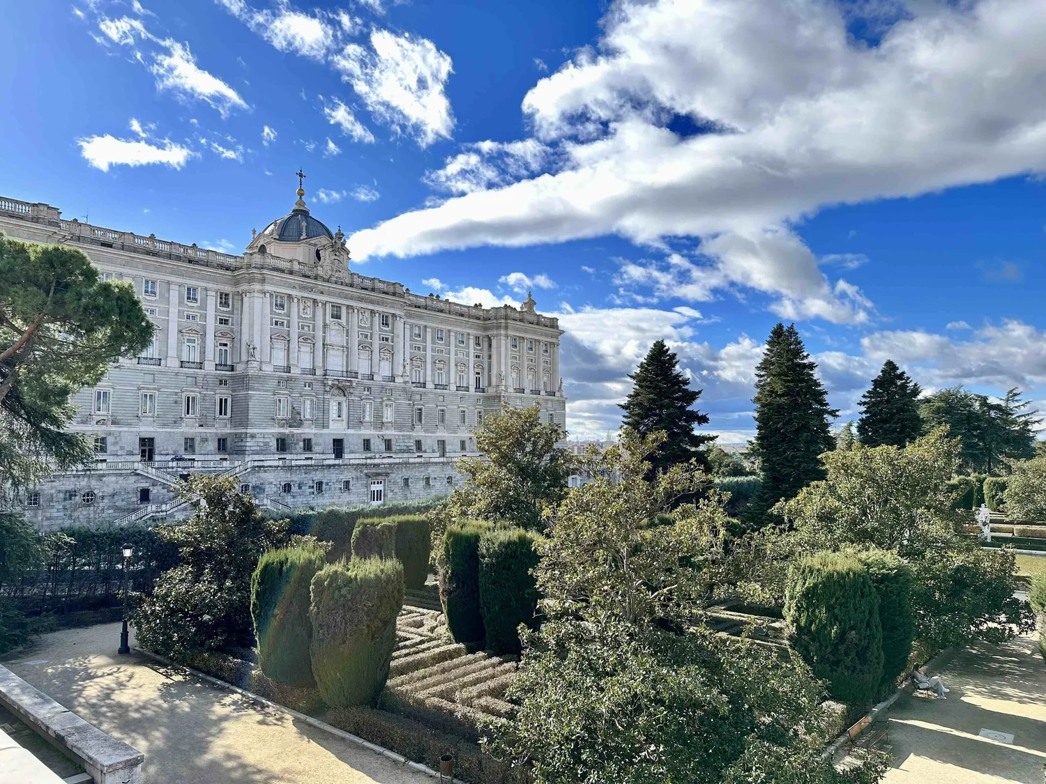 Madrid Travel Guide | Hotels | Tours | Restaurants