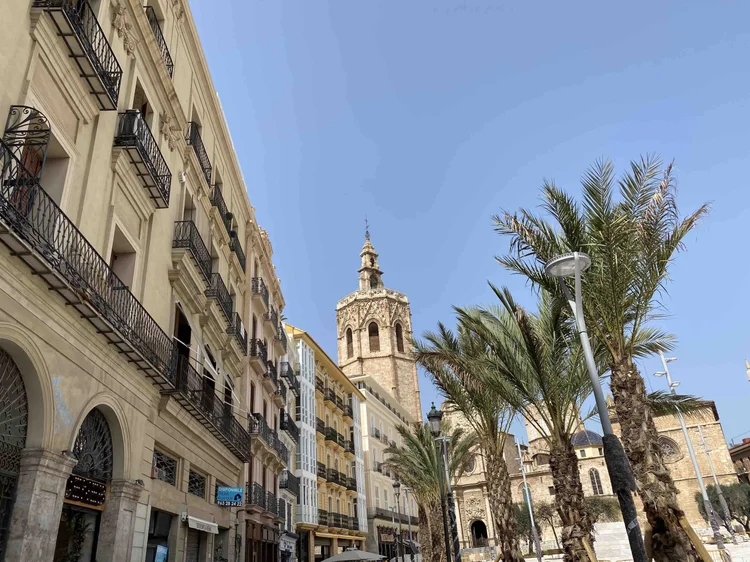 Valencia Travel Guide | Hotels | Tours | Restaurants