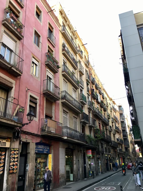 Barcelona Travel Guide | Hotels | Tours | Restaurants