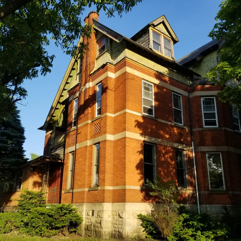 Tours — Pullman at Home