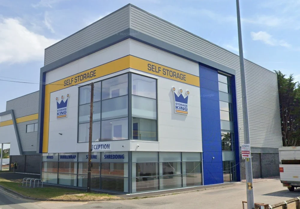 Harlow Glass