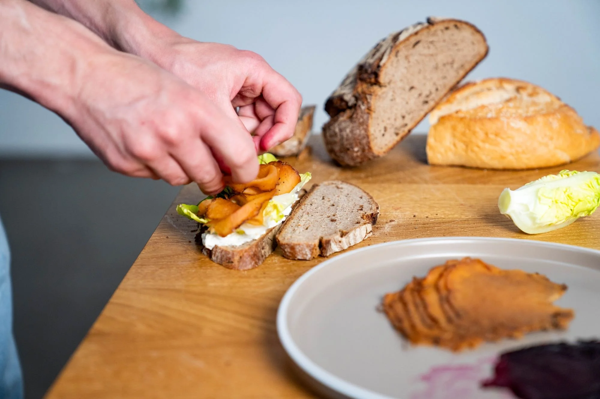 Verrano Stulle mit Honig Senf Soße und Frischkäse — Verrano