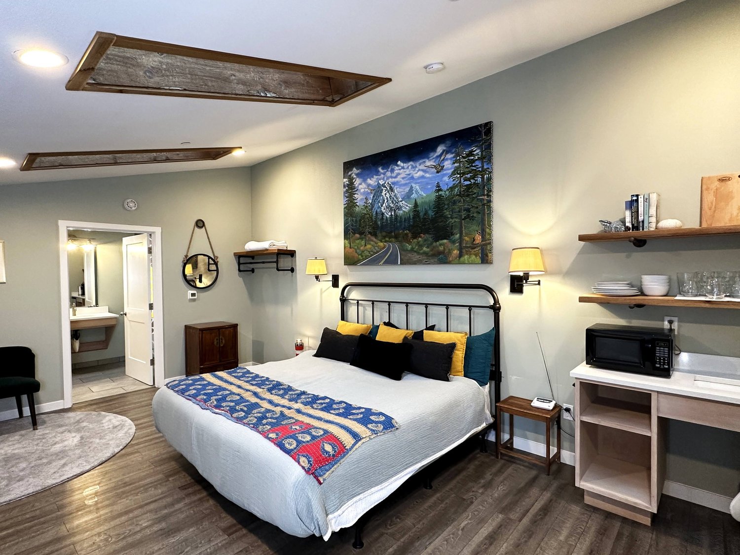 Starry Night Inn | The ocean is calling