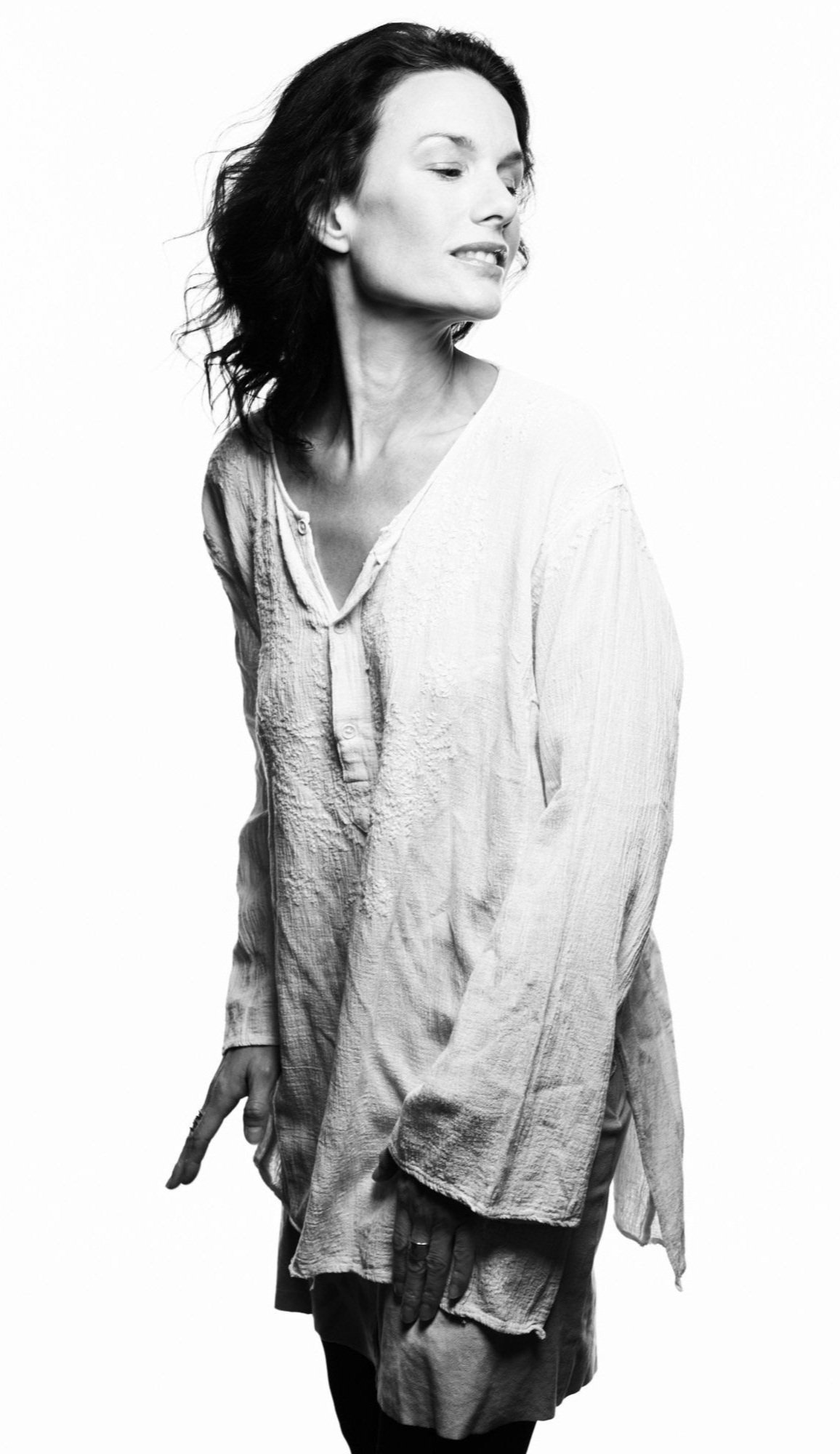 Vocalist | Carolyn Leonhart