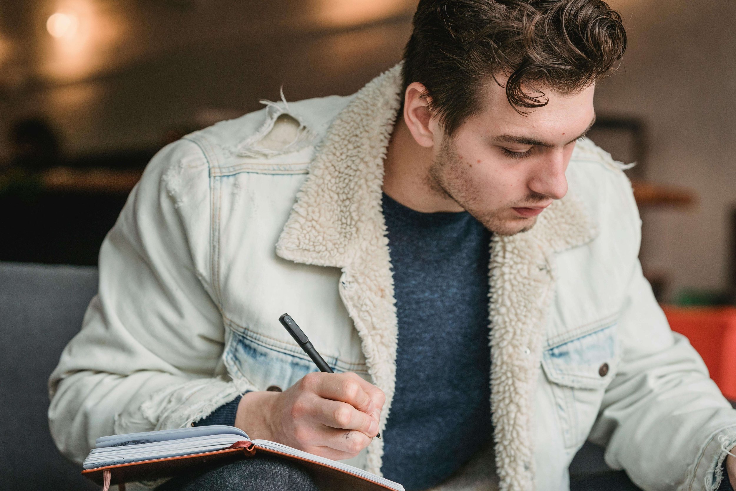 25 Journal Prompts for Men | Simple Reflections for Clarity & Growth ...