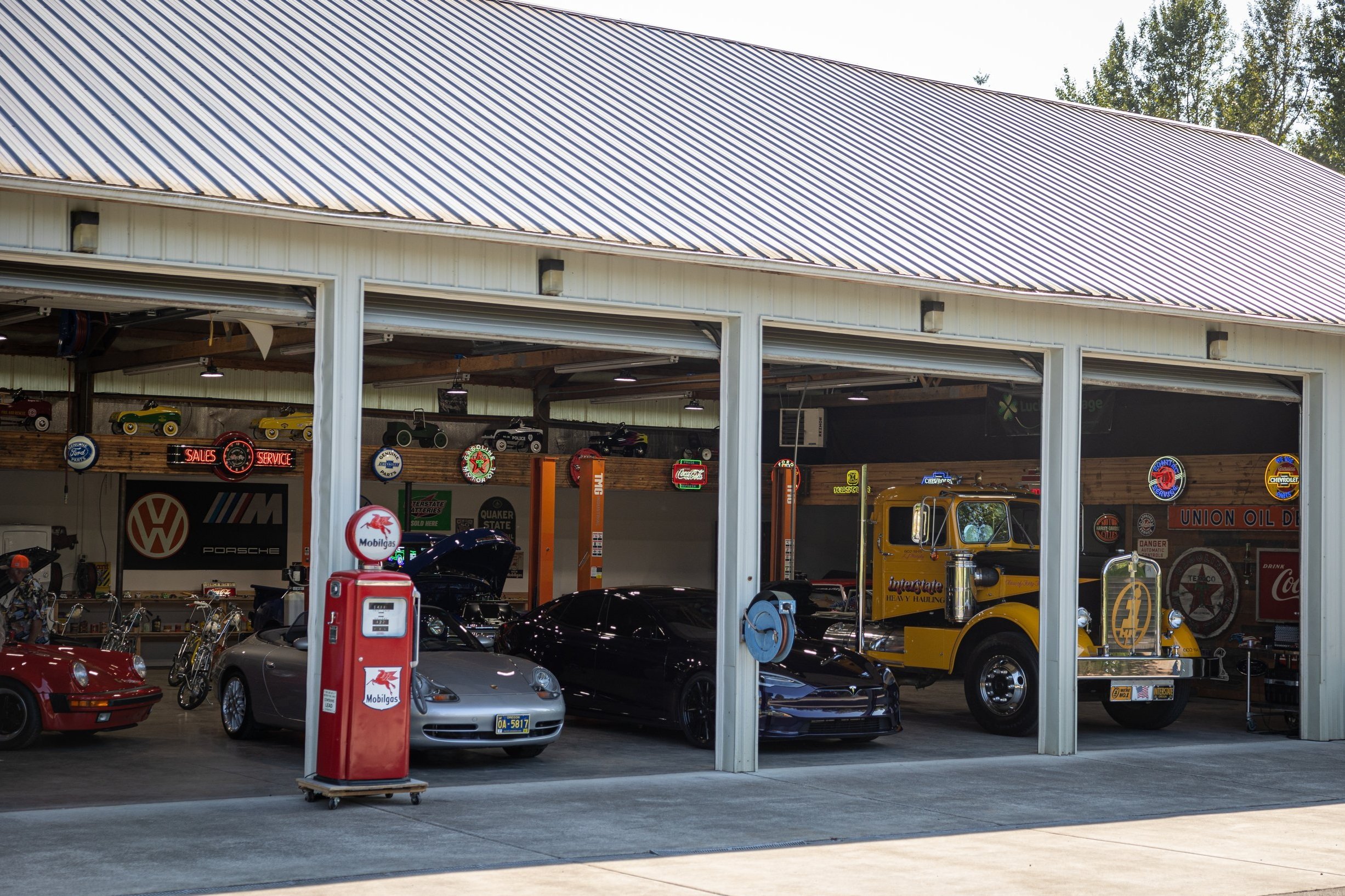 Lucky's Garage Car Storage