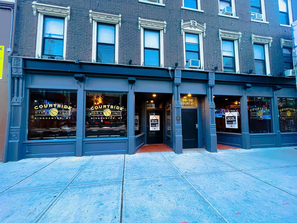 COURTSIDE BAR AND GRILLE