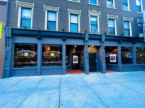 COURTSIDE BAR AND GRILLE