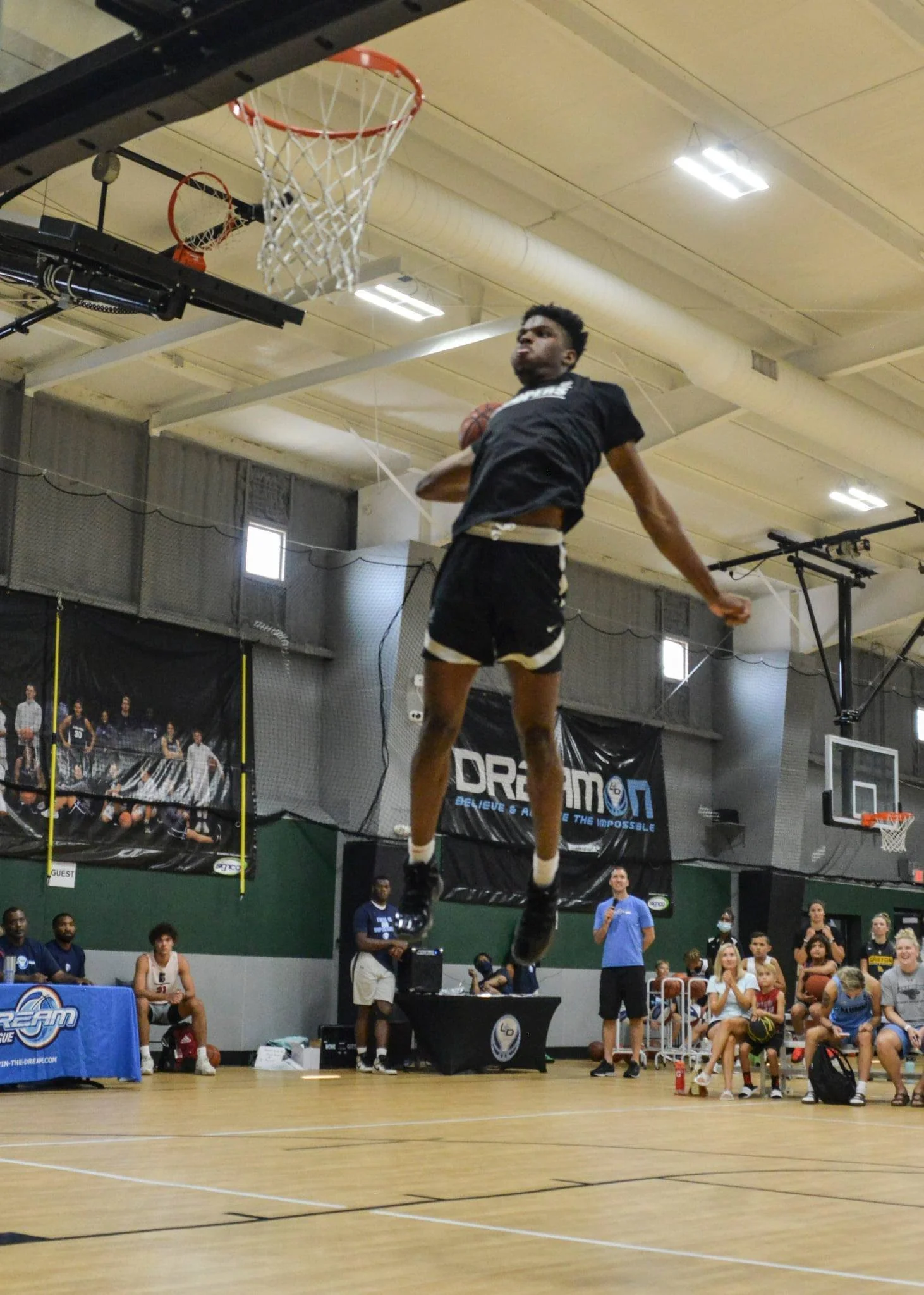 Adult Basketball | Leagues & Teams | Men & Women | Livin' the Dream