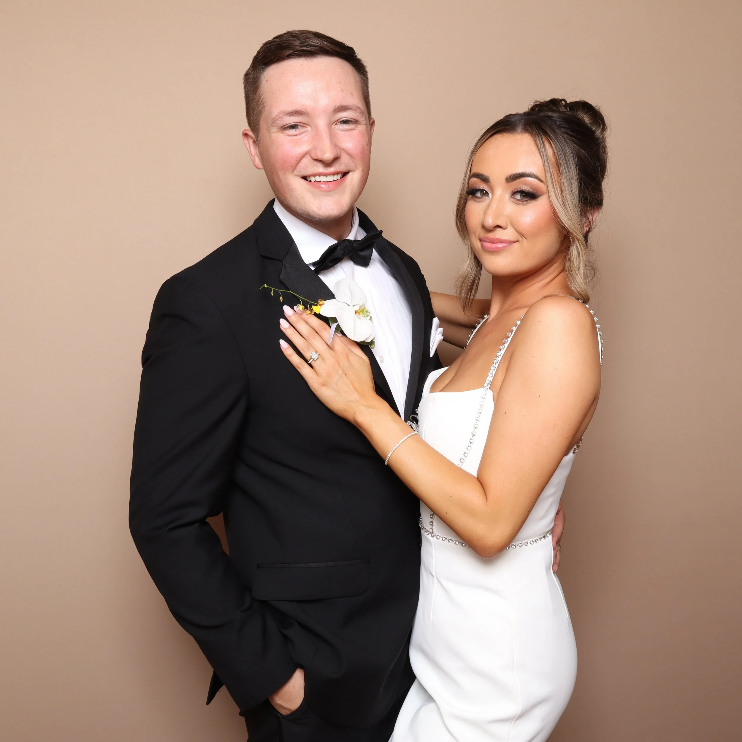 Vintage-Inspired Wooden DSLR Photo Booth | Tipsy Twins Photo Booth