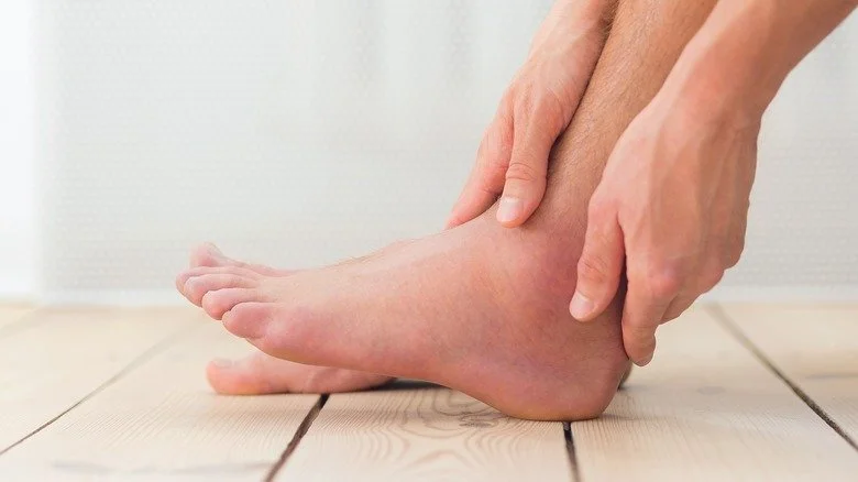 Gout: Symptoms, Triggers, Complications & When to See a Doctor