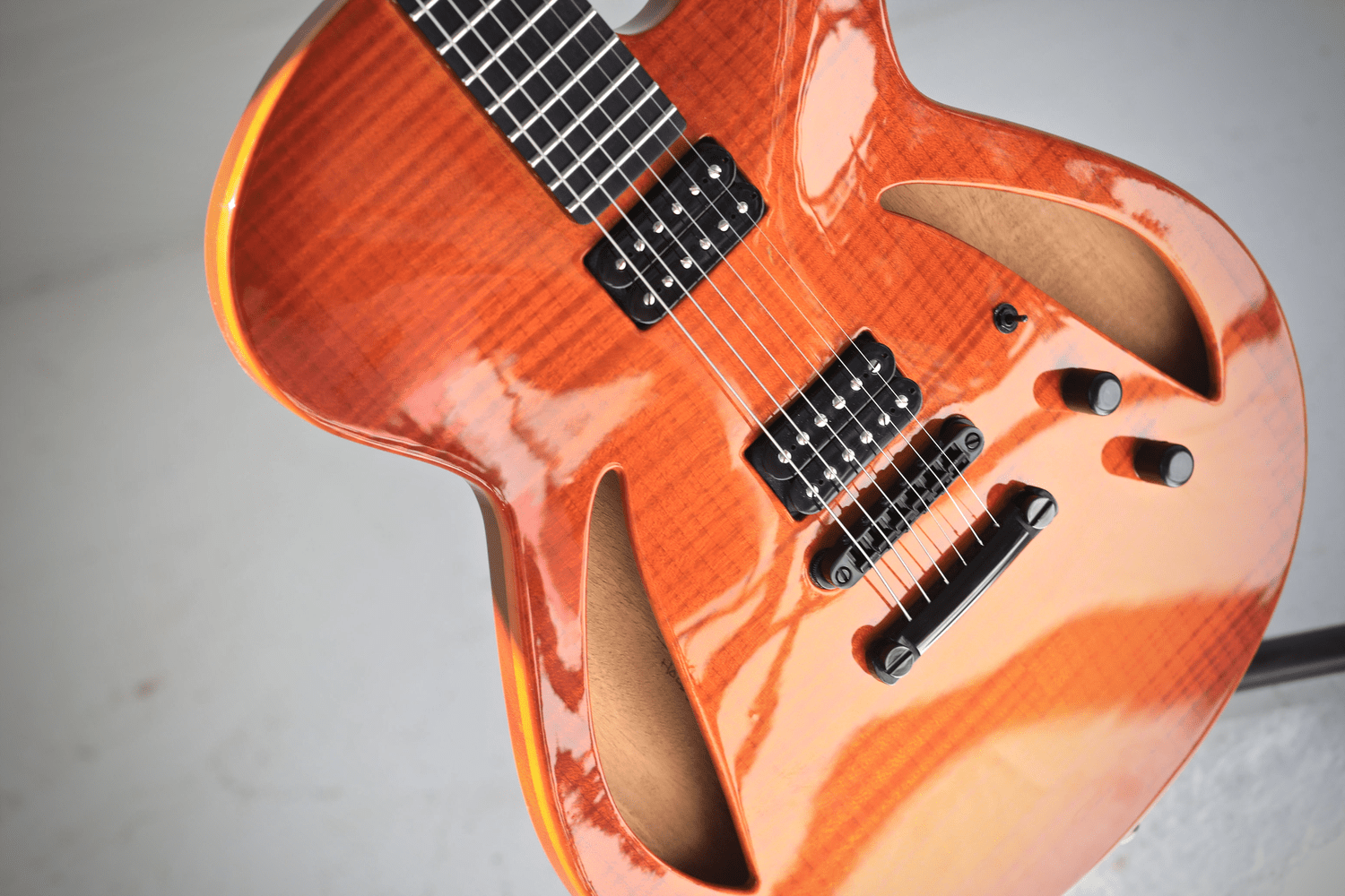 Lotus 15" Semi-Hollow Body Archtop Jazz Guitar — Taka Moro Guitars