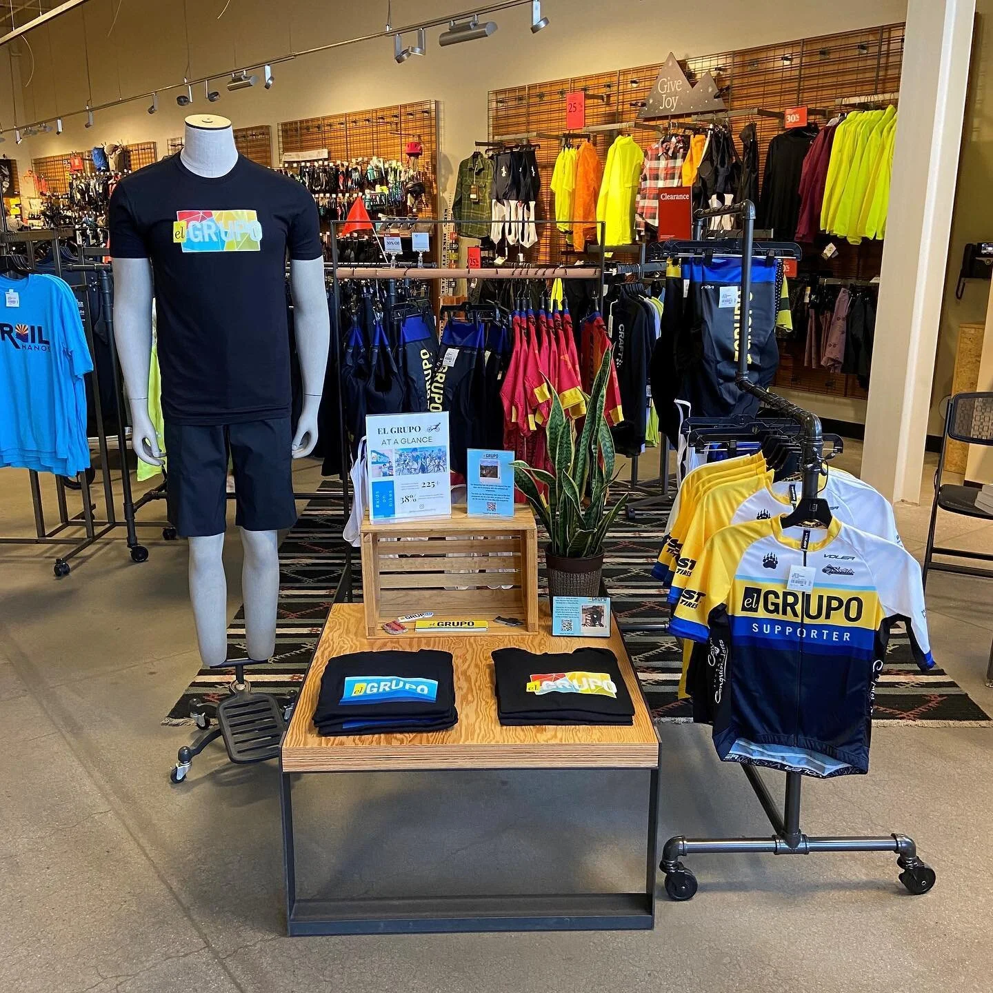 El Grupo Youth Cycling