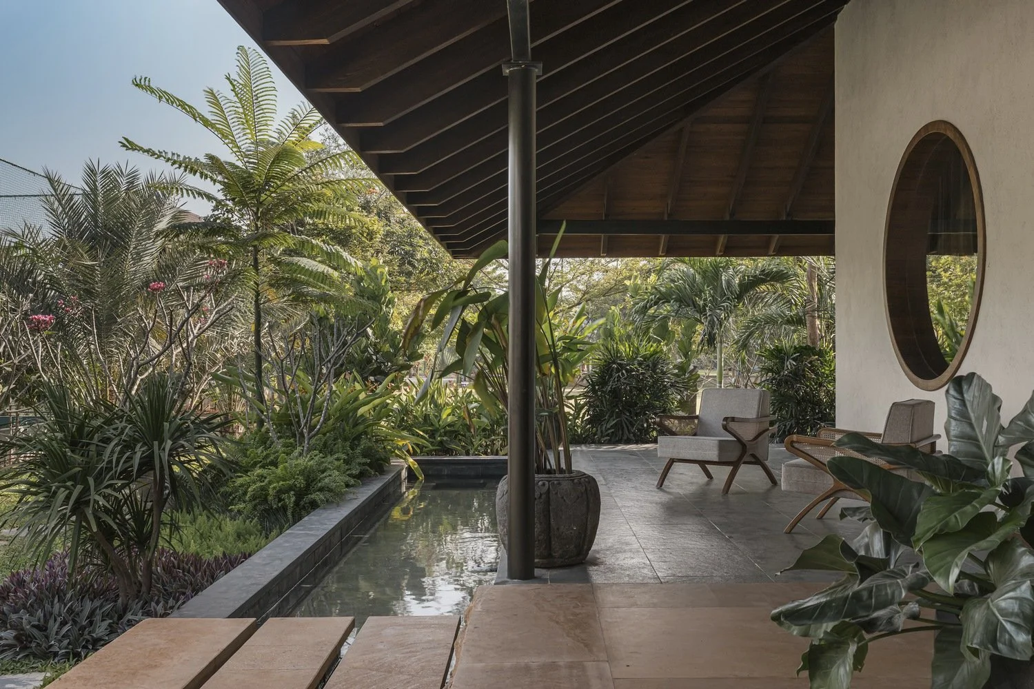 Courtyard House - 23 Degrees Design Shift — Greenitecture