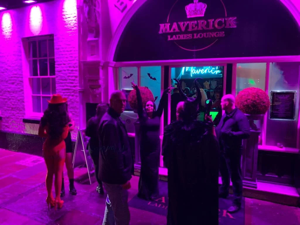 Gallery — Maverick Ladies Lounge