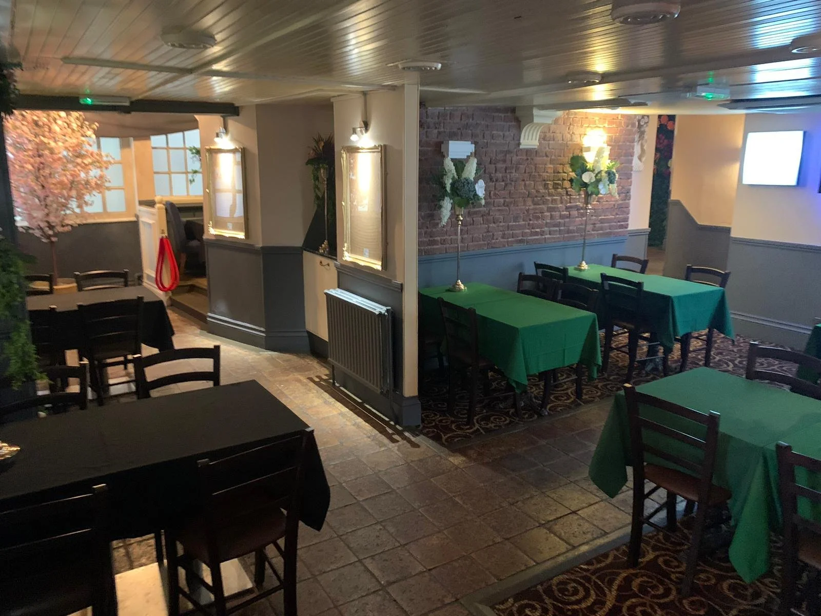 Gallery — Maverick Ladies Lounge